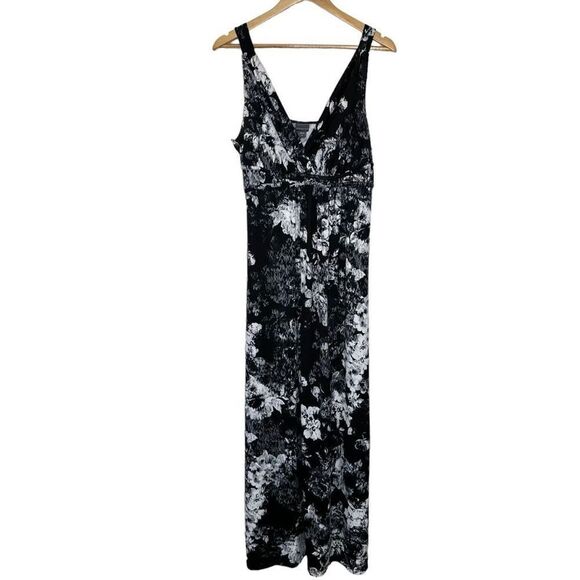 Covington | Dresses | Covington Black And White Floral Maxi Dress ...